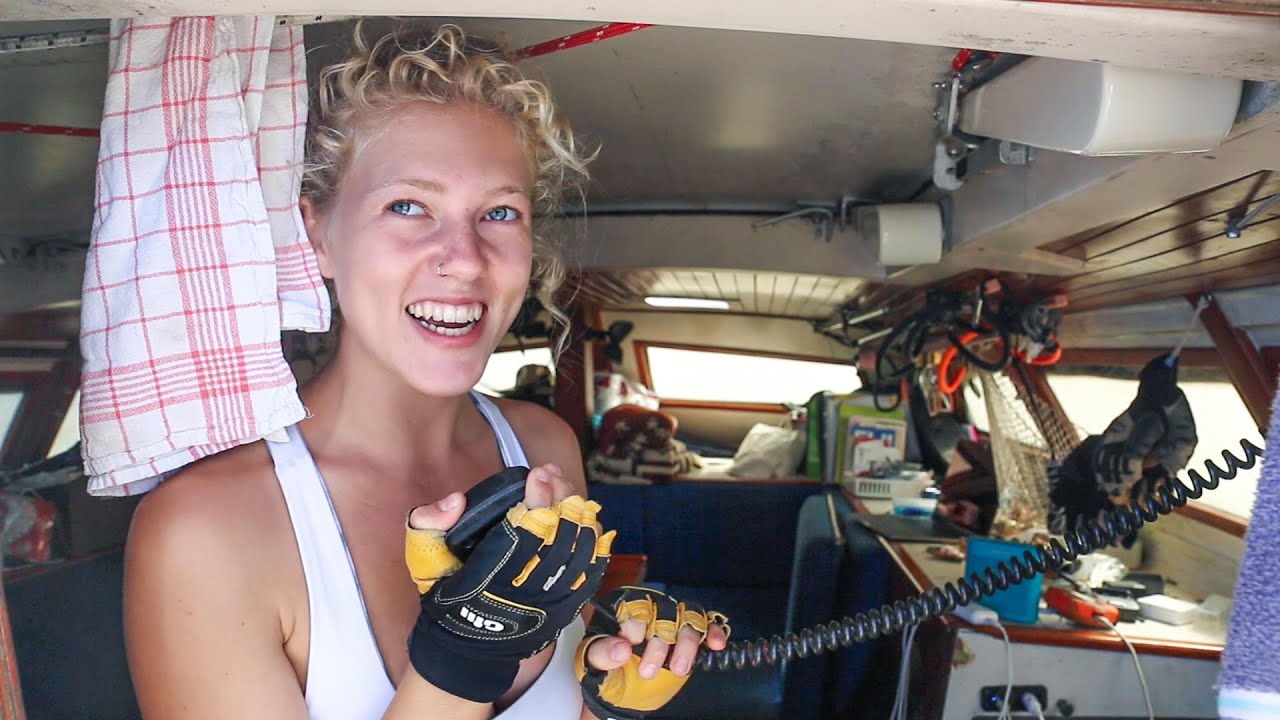 Sailing to Easter Island - Sailing Zingaro